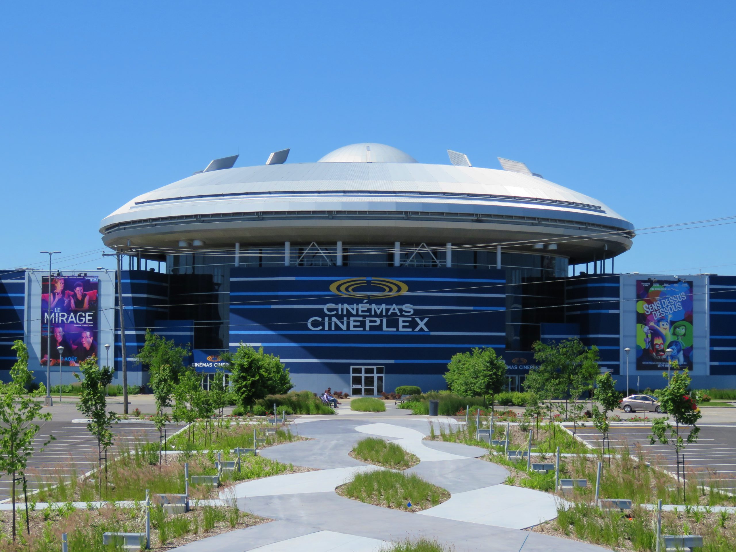 Cineplex met à pied 6000 travailleurs malgré les millions de dollars de ...