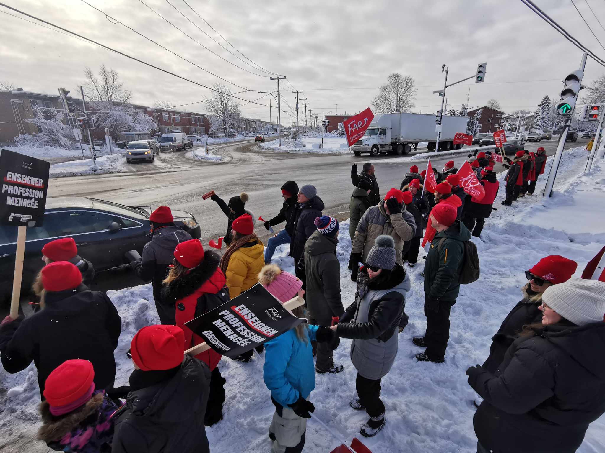 Injonction contre la FAE : piquets de grève, on ne passe pas ...