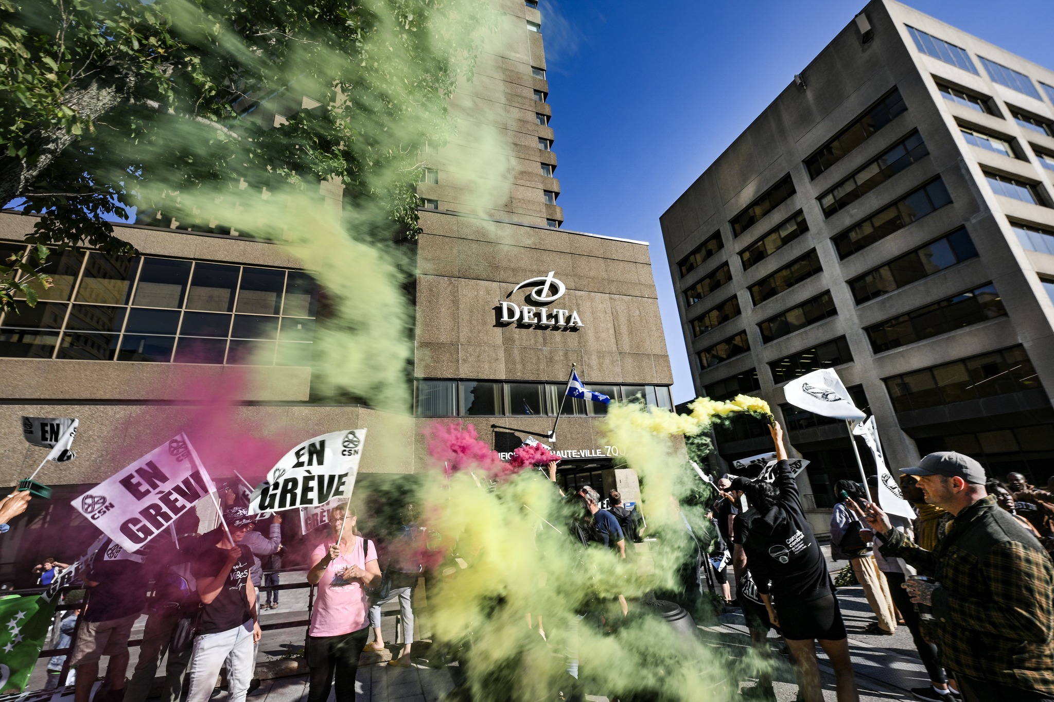 Solidarité avec les travailleurs de l’hôtellerie! Rencontre avec un ...